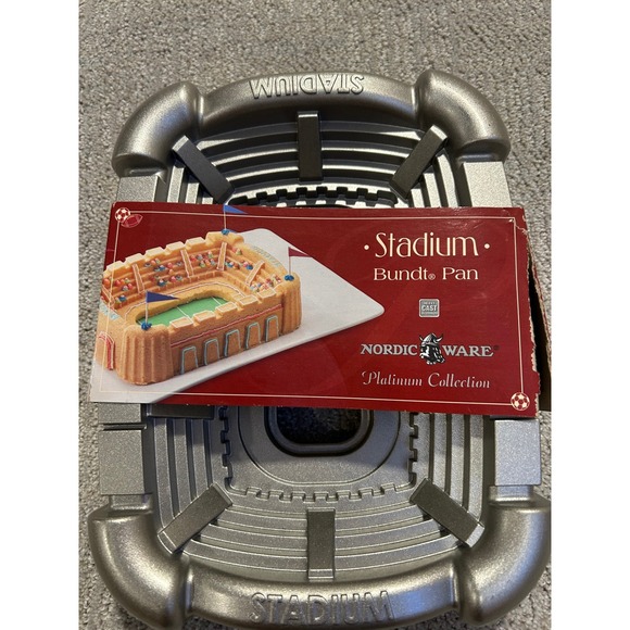 Nordic Ware | Kitchen | Nordic Ware Stadium Bundt Pan Platinum ...